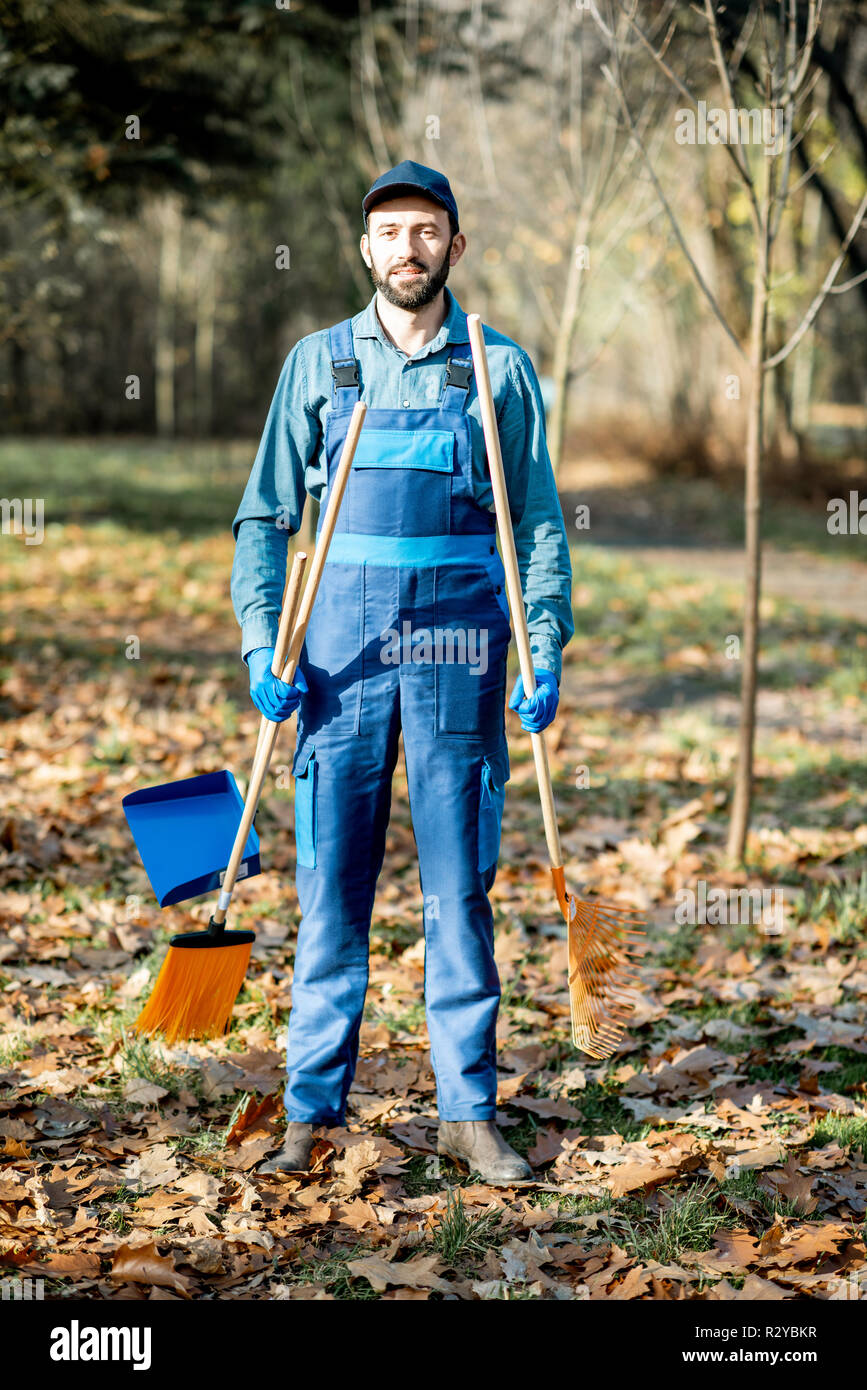 Sweeping garden hi-res stock photography and images - Alamy