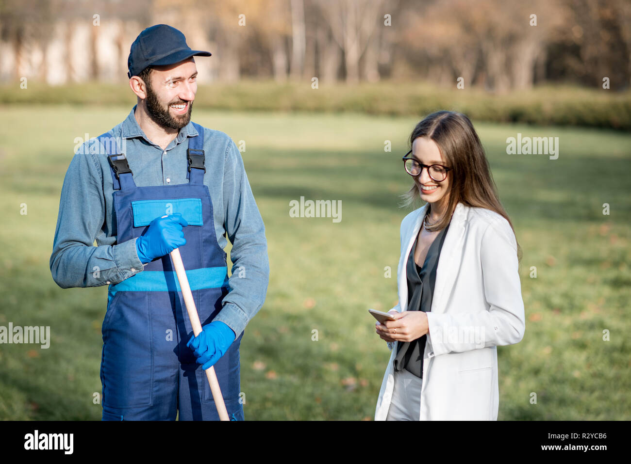 Rich poor man talking hi-res stock photography and images - Alamy