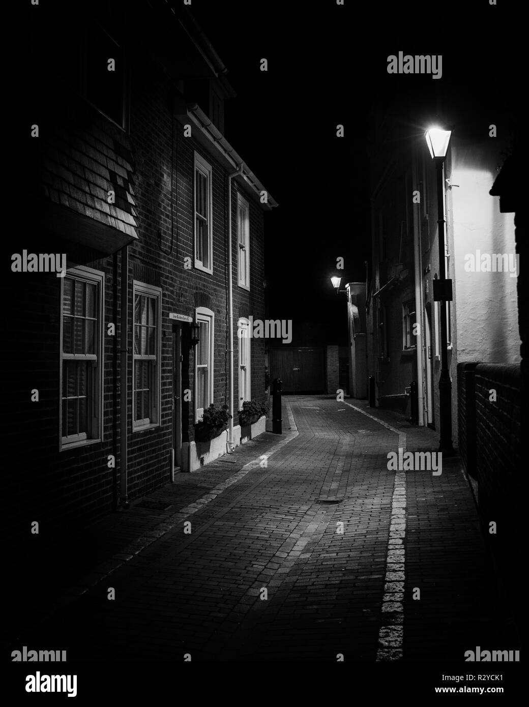 Creepy street hi-res stock photography and images - Alamy