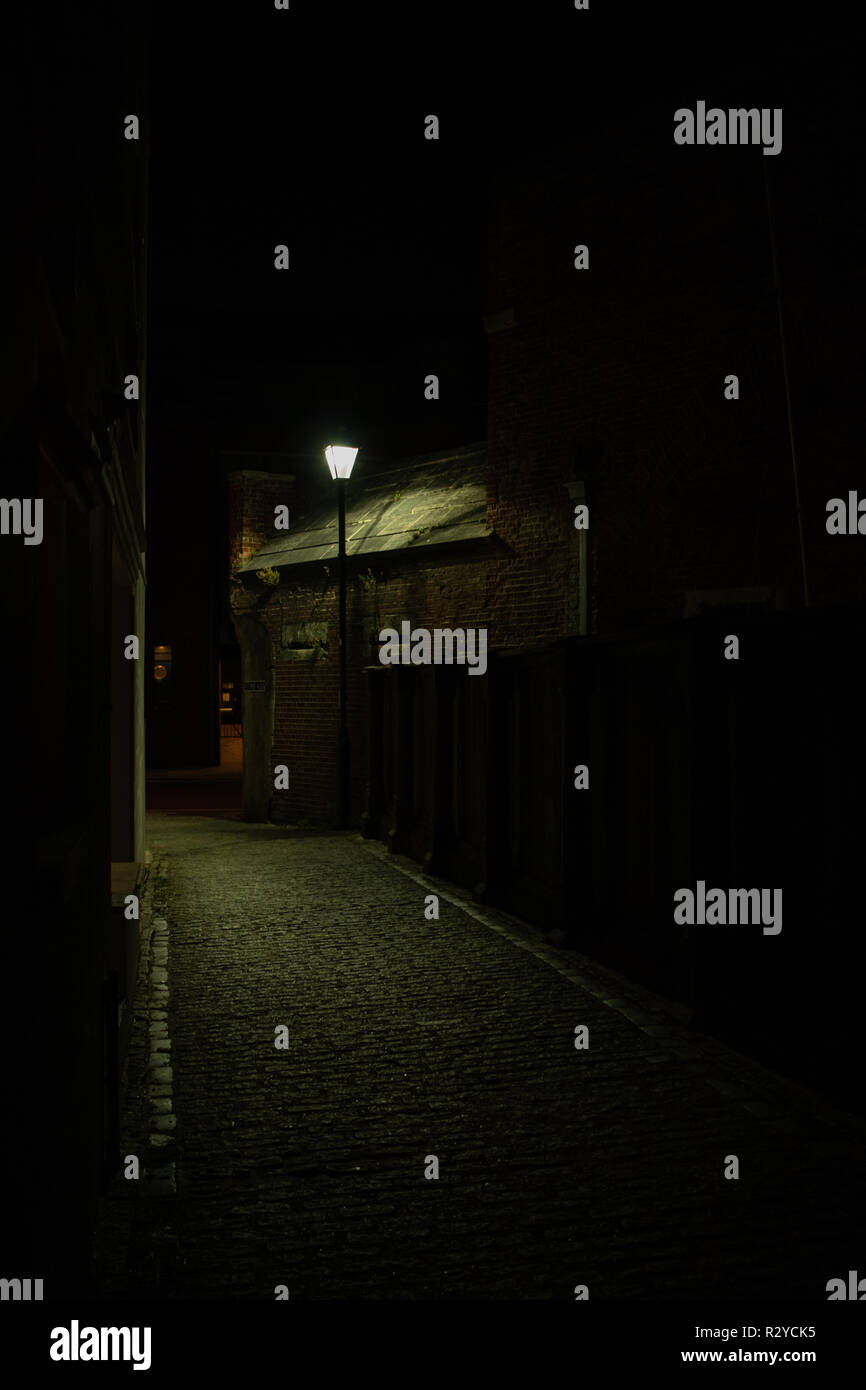 Creepy street hi-res stock photography and images - Alamy