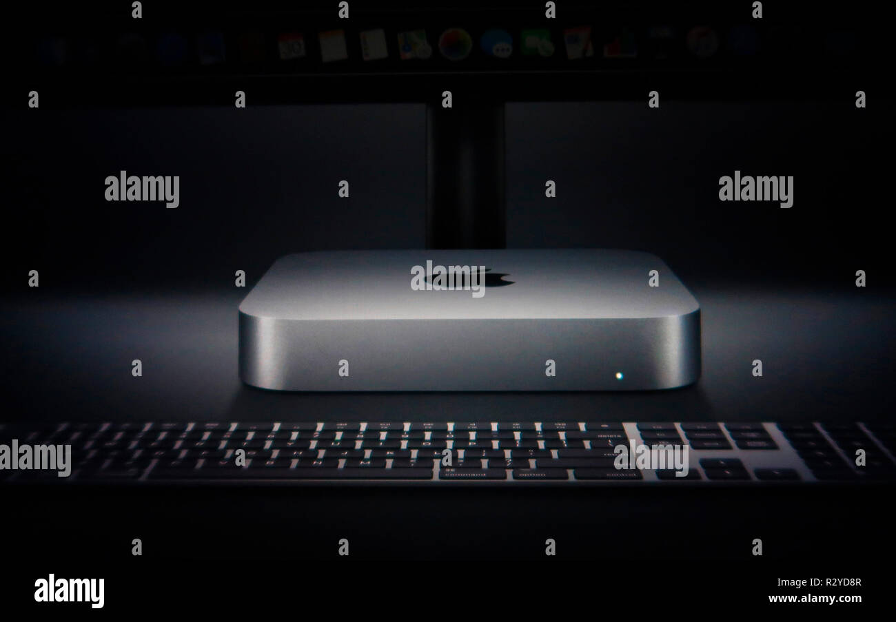 Mac mini hi-res stock photography and images - Alamy