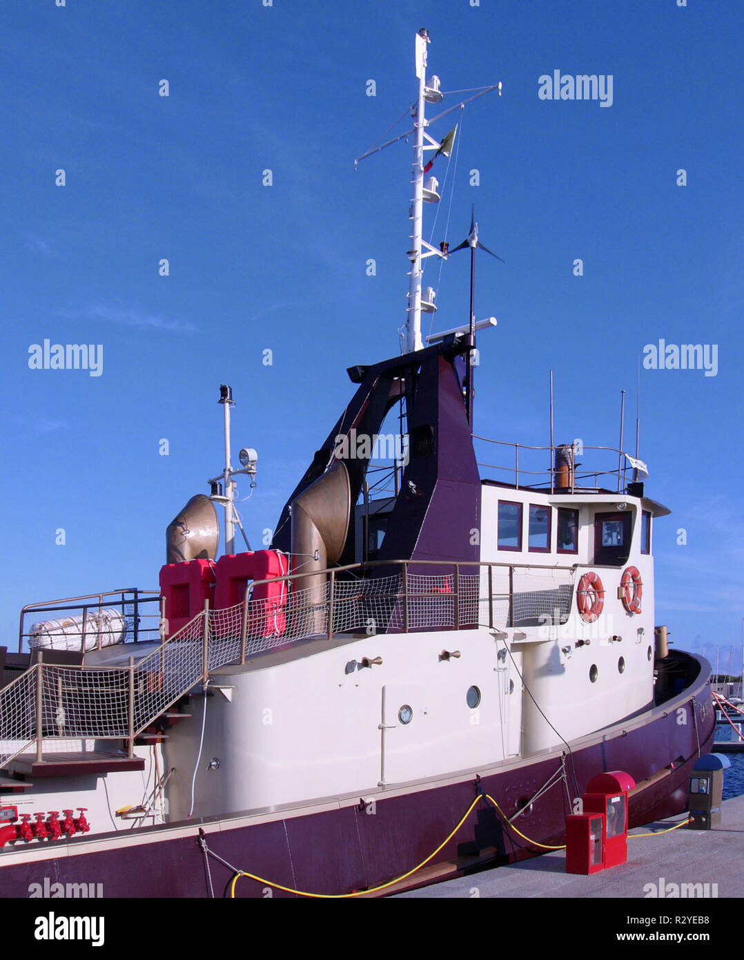Converted tug boat hi-res stock photography and images - Alamy