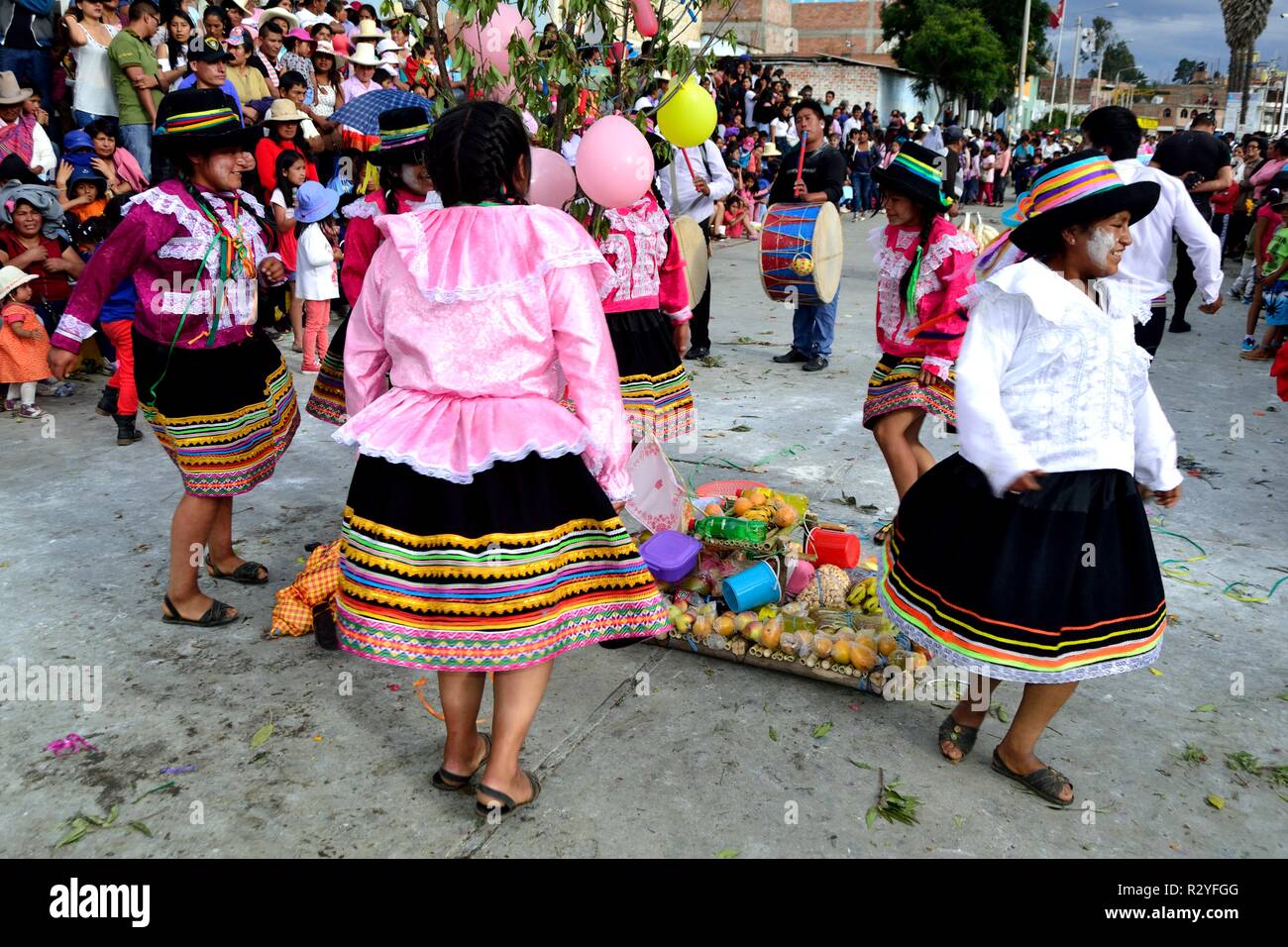 Unsha - Carnival in YUNGAY. Department of Ancash.PERU Stock Photo - Alamy