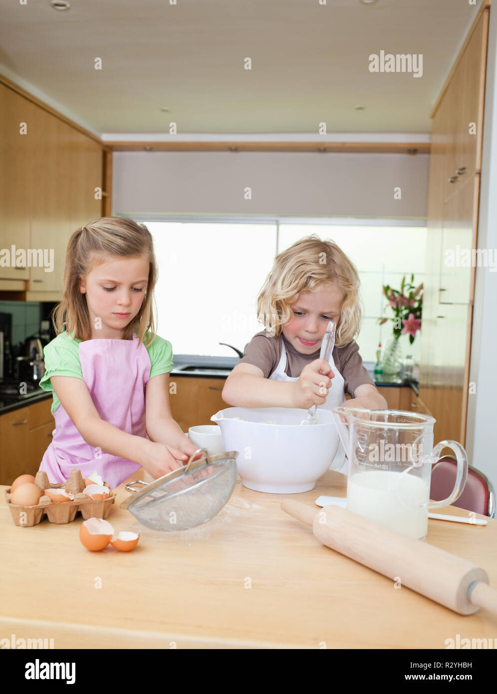 Pie sibling hi-res stock photography and images - Alamy