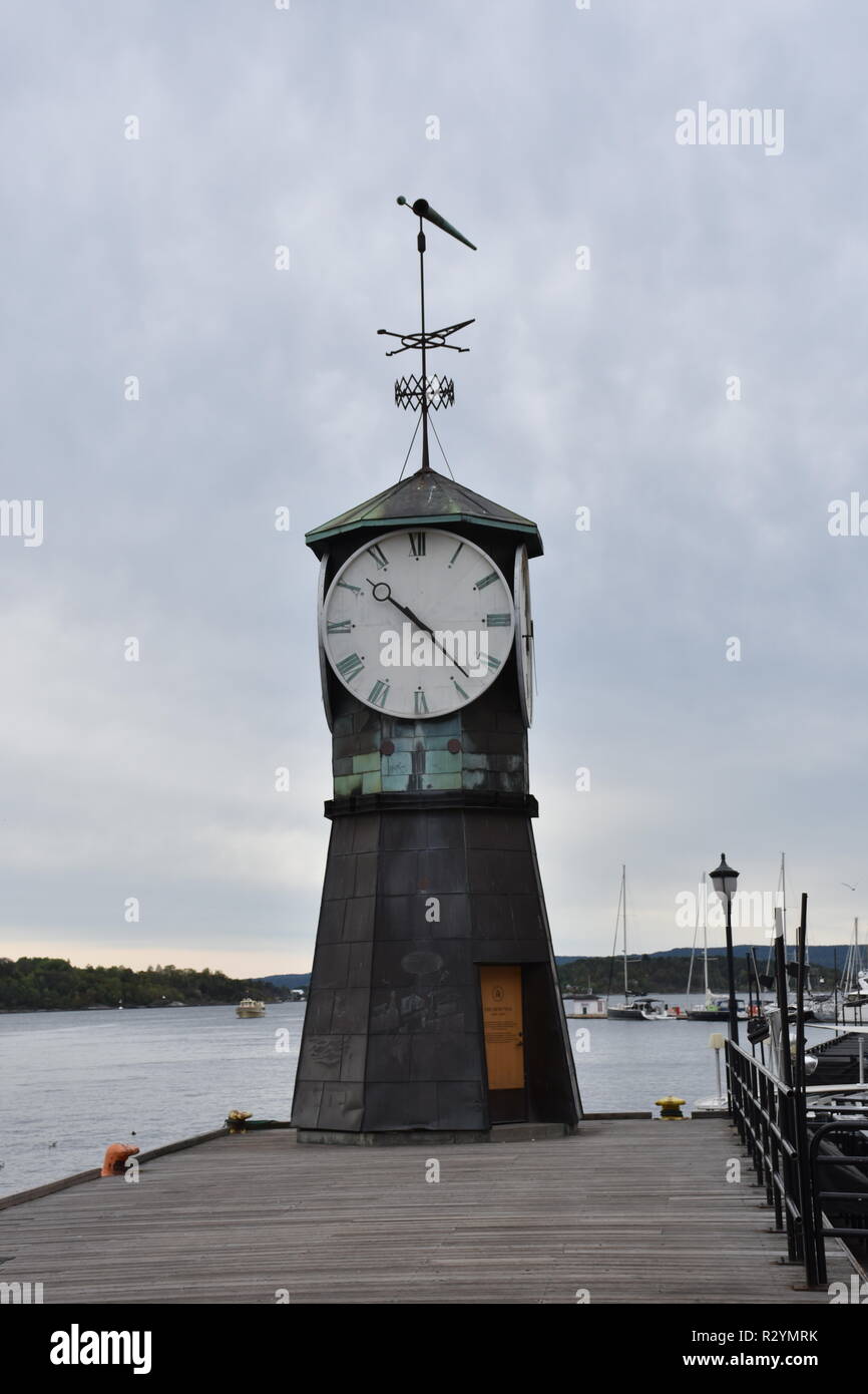 Oslo, Norwegen, Uhrturm, Ziffernblatt, Zeiger, Zeit, Uhrzeit, Turm ...