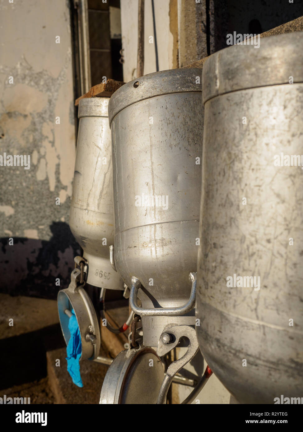 Milk cans hi-res stock photography and images - Alamy