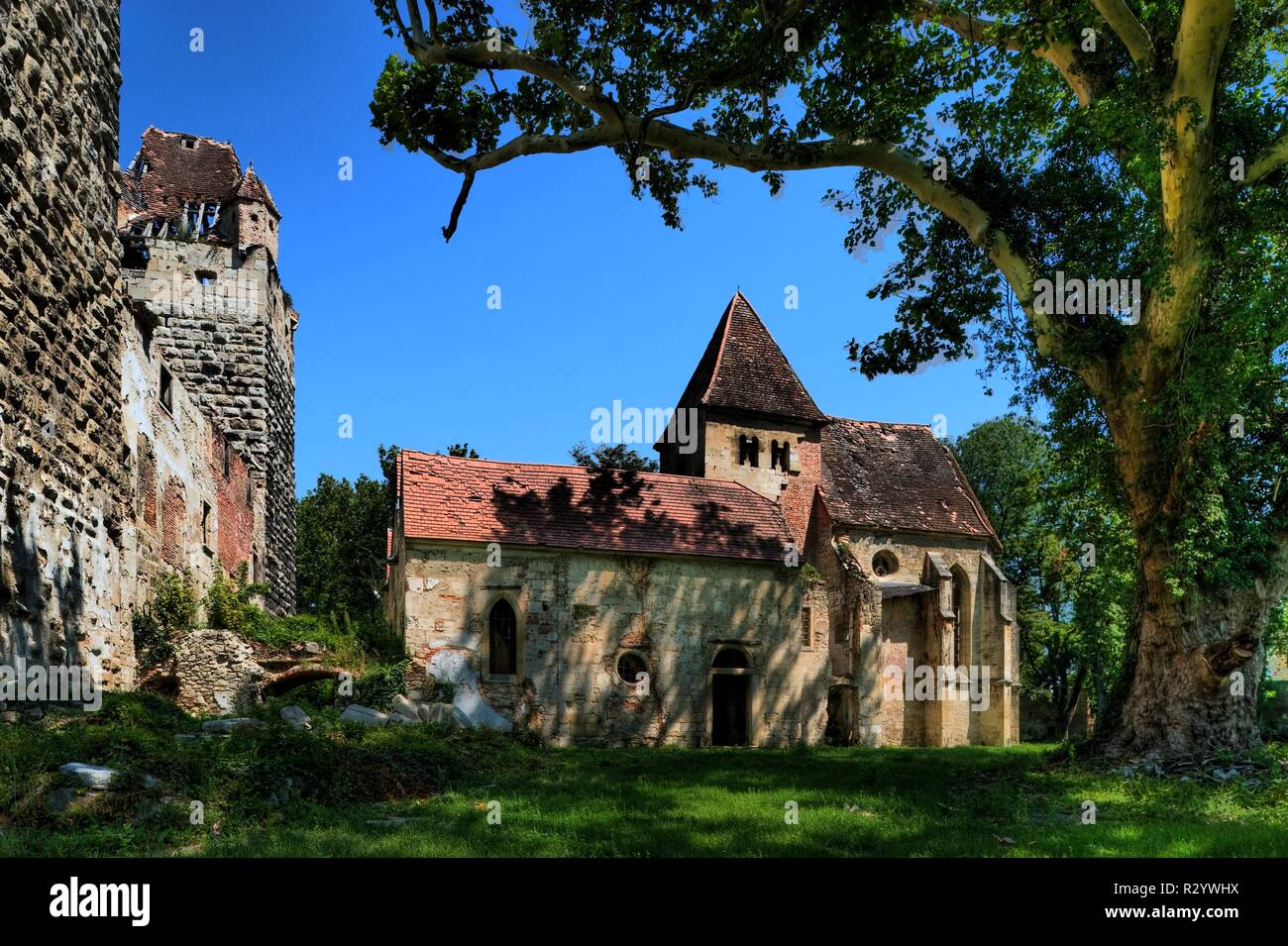 Schloss Pottendorf war ein bis nach 1945 bedeutendes Wasserschloss in ...