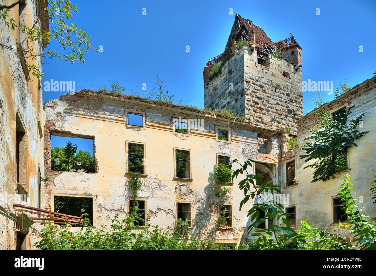 Schloss Pottendorf war ein bis nach 1945 bedeutendes Wasserschloss in ...