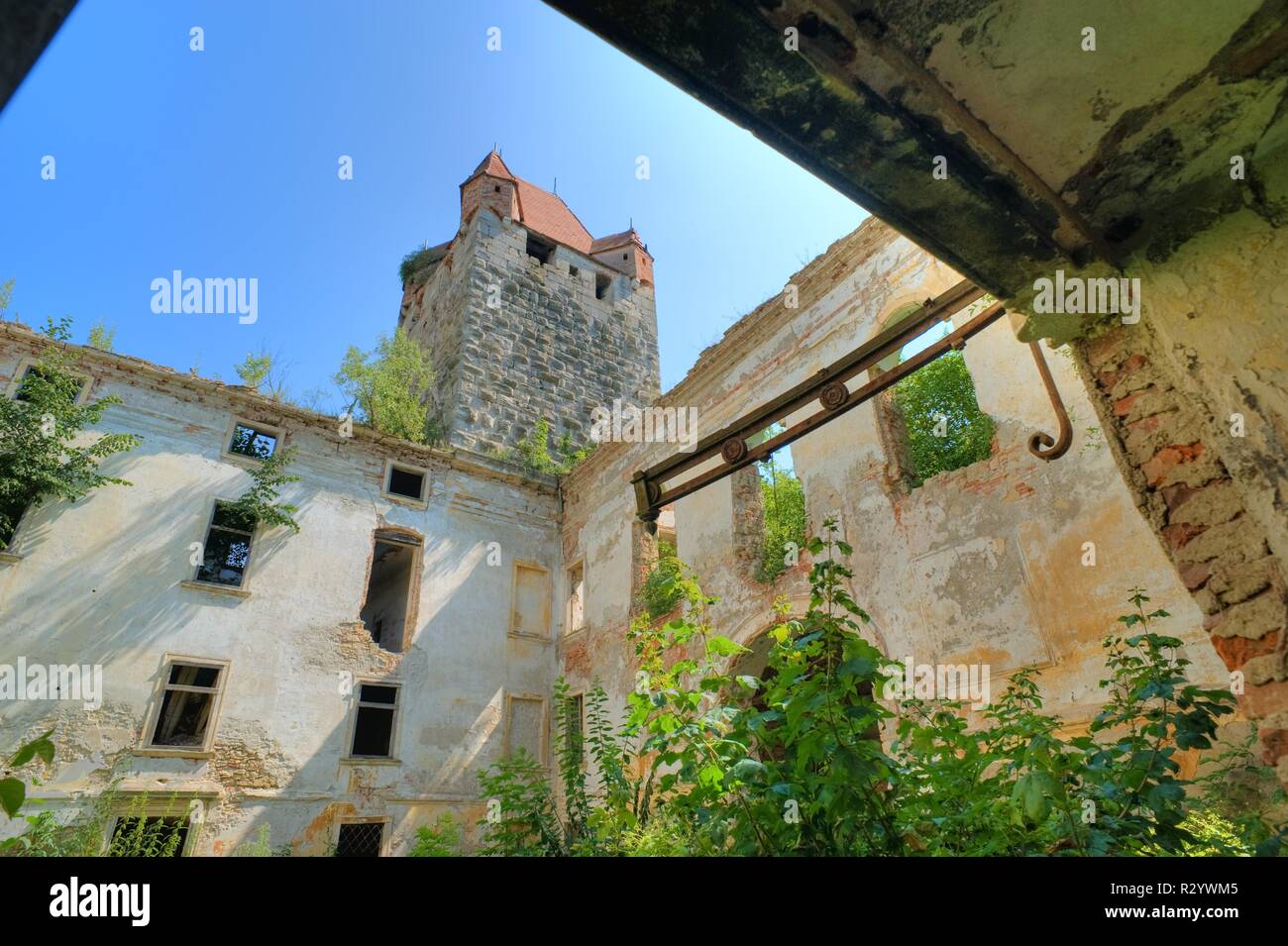Schloss Pottendorf war ein bis nach 1945 bedeutendes Wasserschloss in ...
