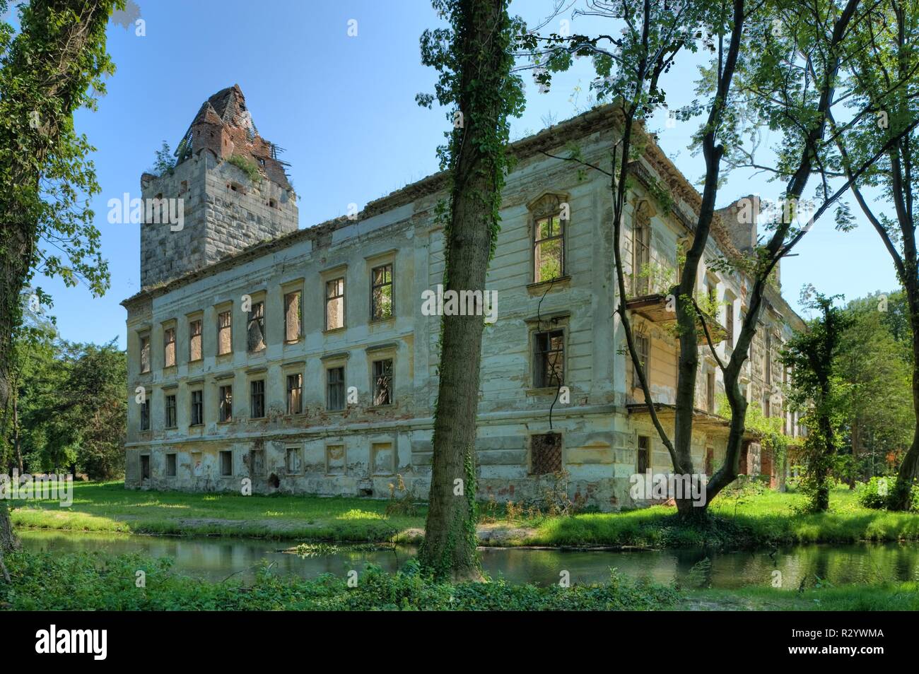 Schloss Pottendorf war ein bis nach 1945 bedeutendes Wasserschloss in ...