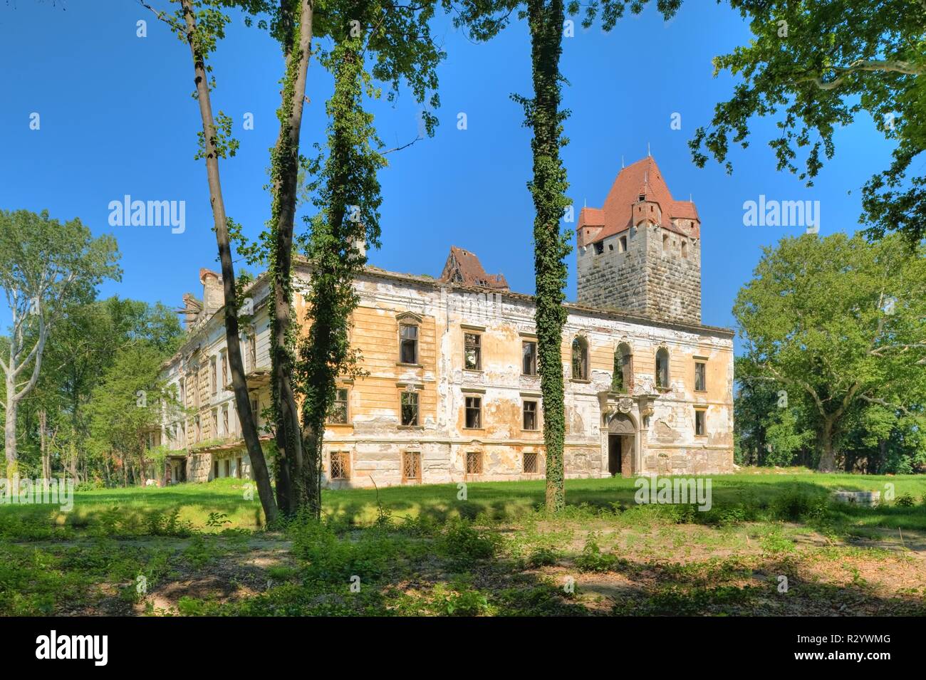 Schloss Pottendorf war ein bis nach 1945 bedeutendes Wasserschloss in ...