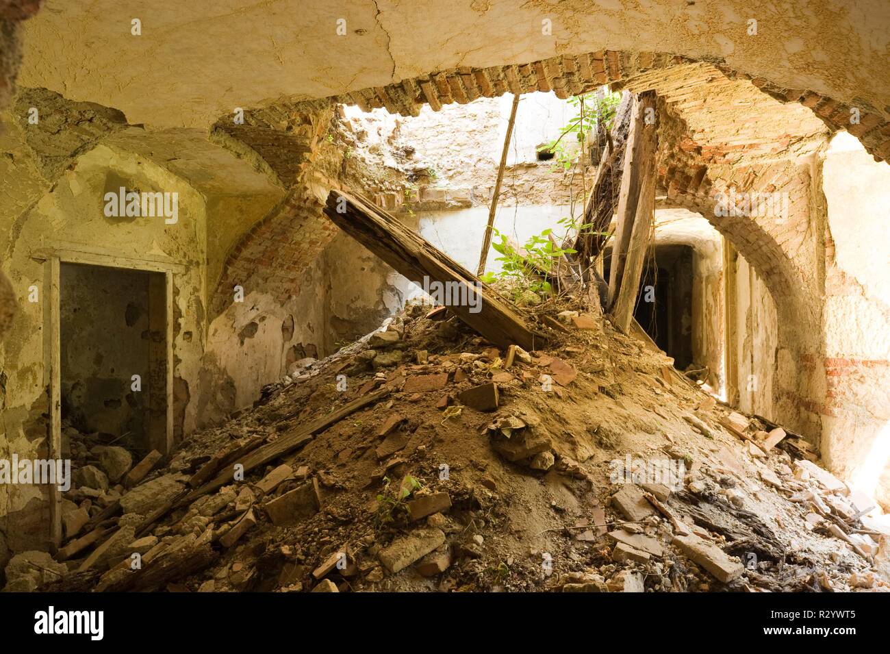 Schloss Pottendorf war ein bis nach 1945 bedeutendes Wasserschloss in ...