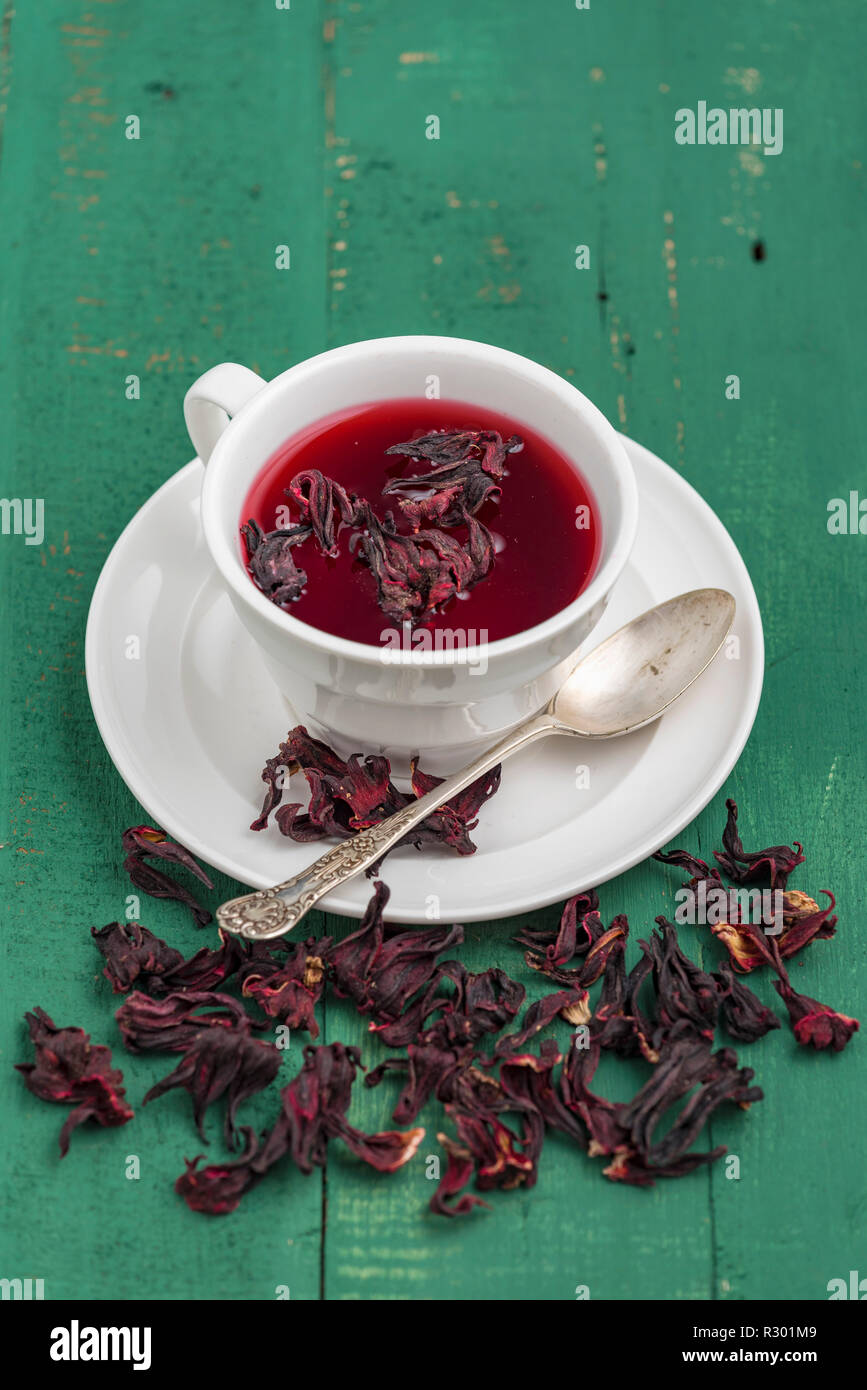 Rosella tea and rosella petals Stock Photo - Alamy