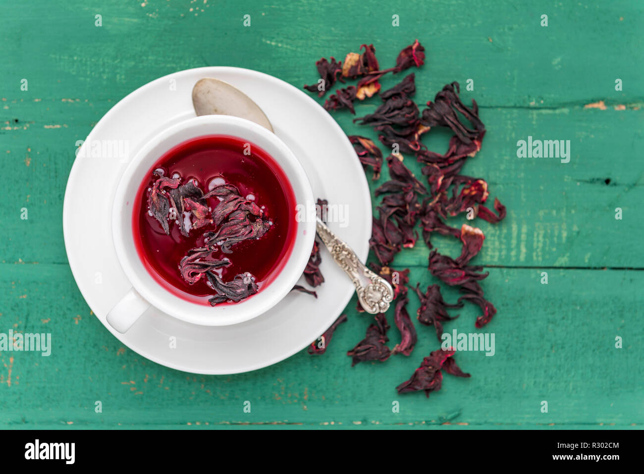 Rosella tea and rosella petals Stock Photo - Alamy