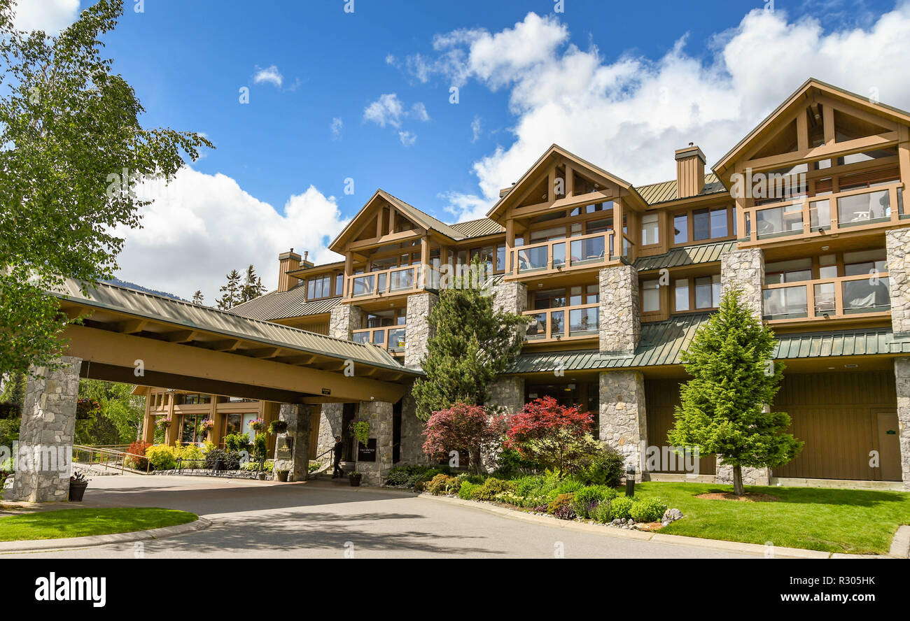 Golf Clubhouse Entrance High Resolution Stock Photography and Images ...