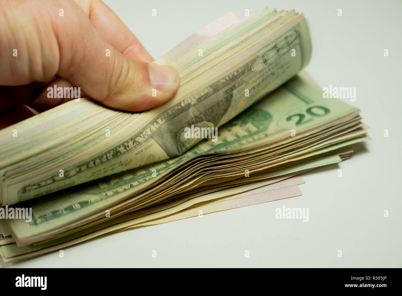 2000 Dollars Cash In Hand