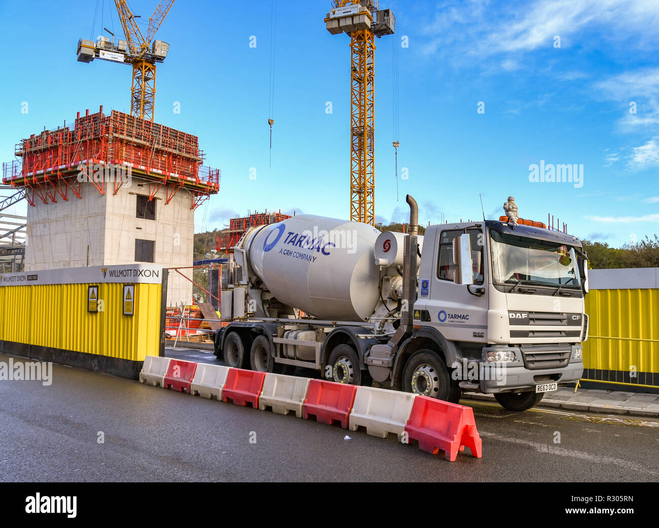 Concrete Mixer Lorry High Resolution Stock Photography and Images - Alamy