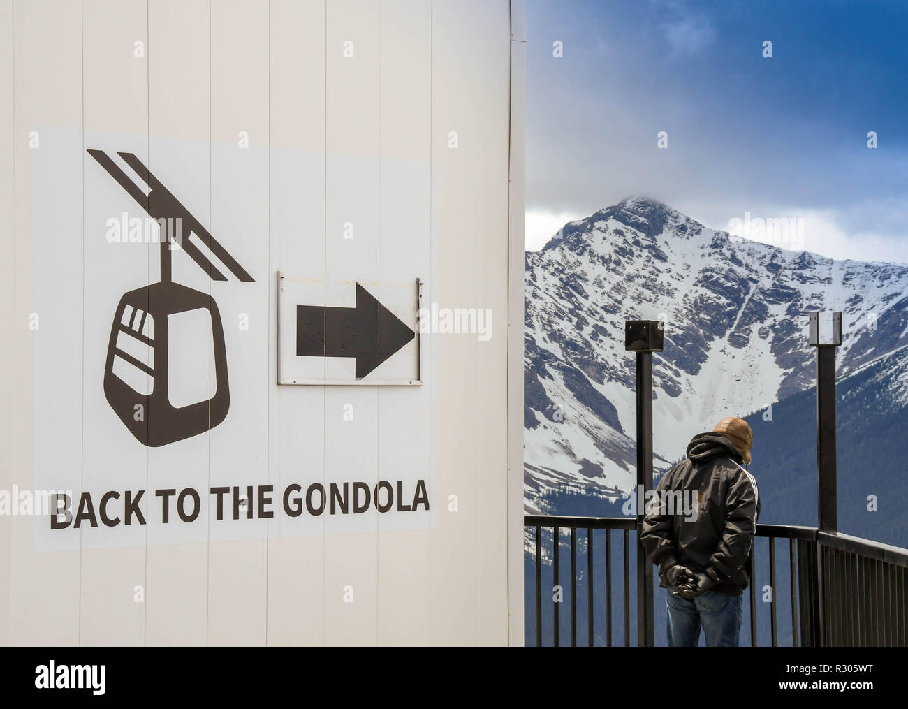 BANFF, AB, CANADA - JUNE 2018: Large sign at the top of Sulphur ...