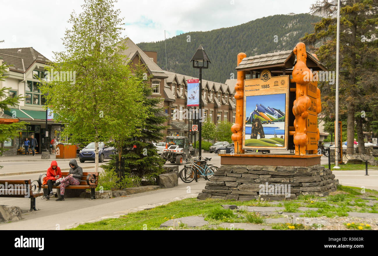 Banff tourist information sign hi-res stock photography and images - Alamy