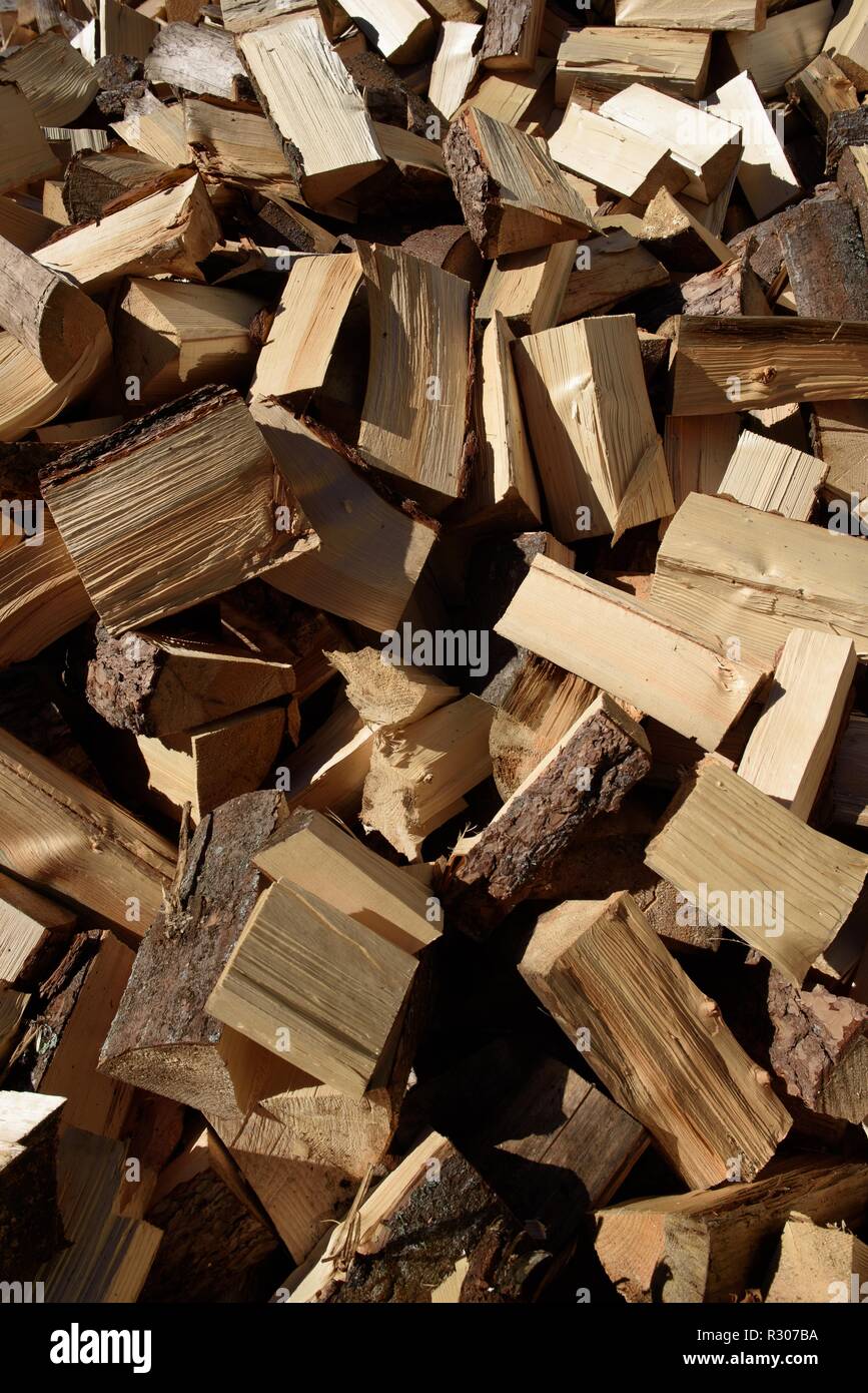 Cut wood on a pile Stock Photo - Alamy