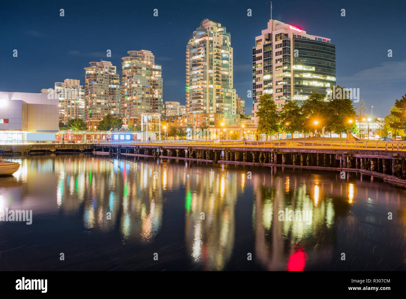Downtown vancouver buildings hi-res stock photography and images - Alamy