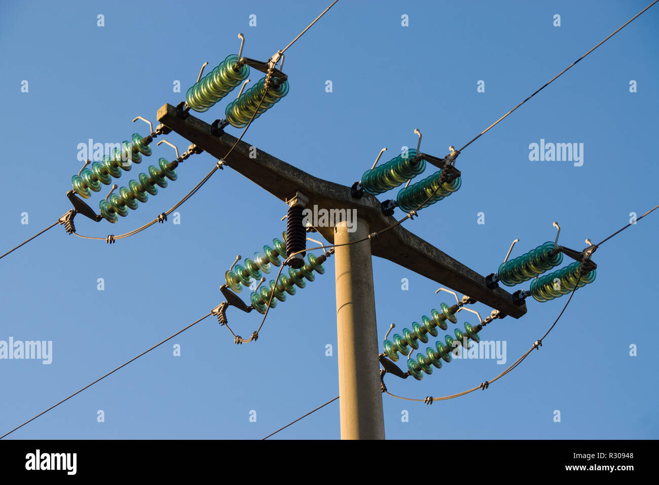 Power mast hi-res stock photography and images - Alamy