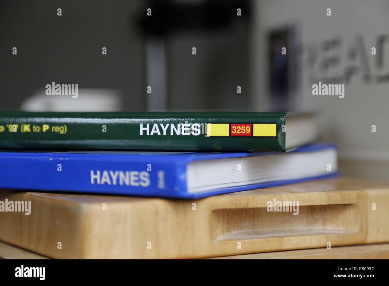 Haynes manual hi-res stock photography and images - Alamy