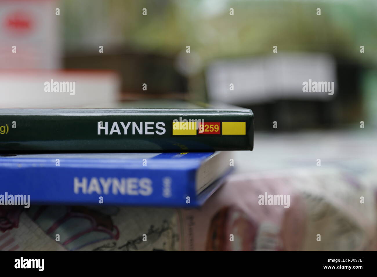 Haynes manual hi-res stock photography and images - Alamy