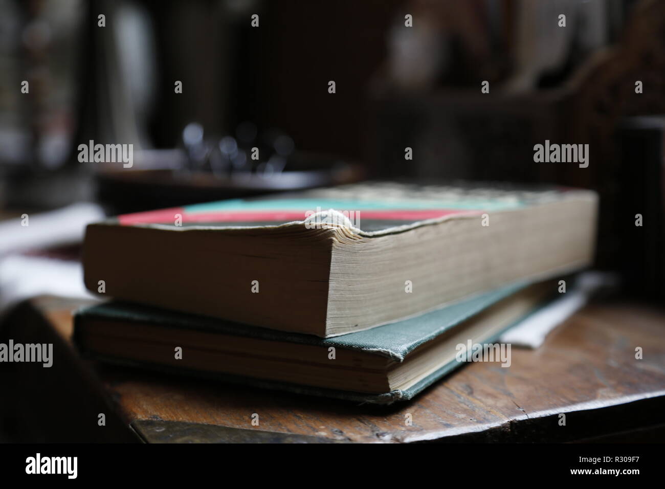 Antique book corners hi-res stock photography and images - Alamy