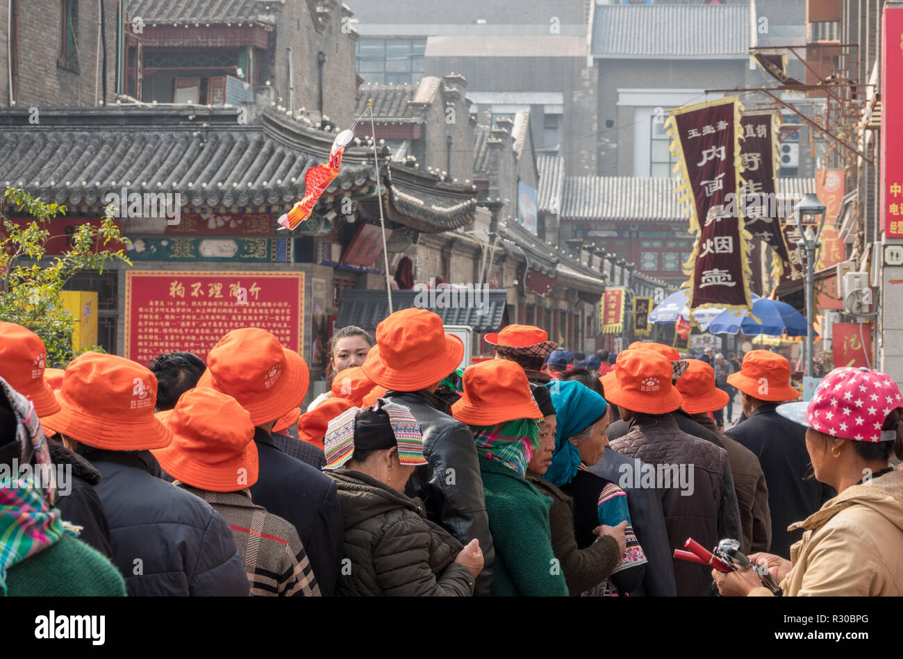 Local Chinese tourists at the Ancient Cultural Street in Tianjin Stock ...