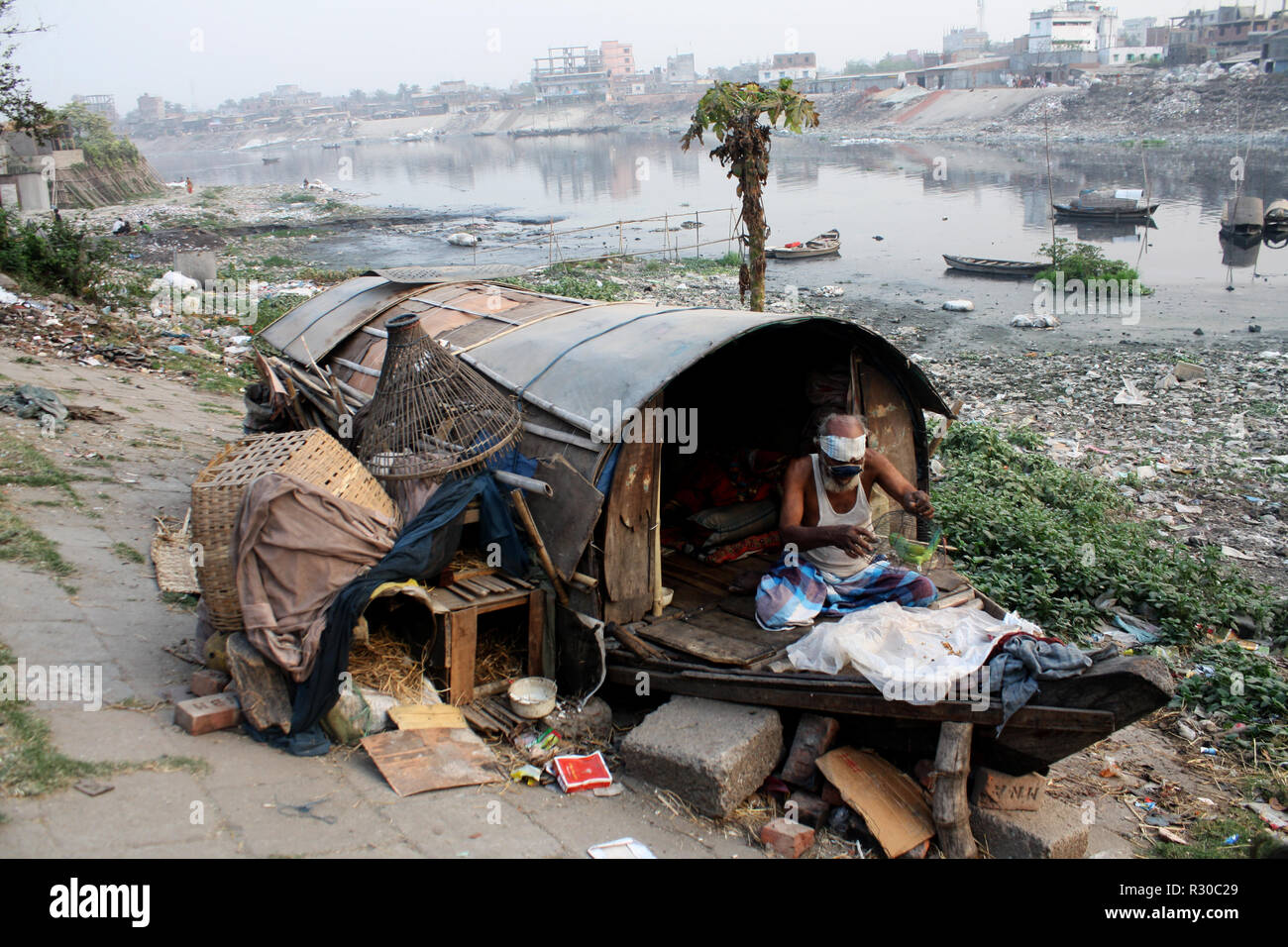 Bangladesh river gypsies hi-res stock photography and images - Alamy