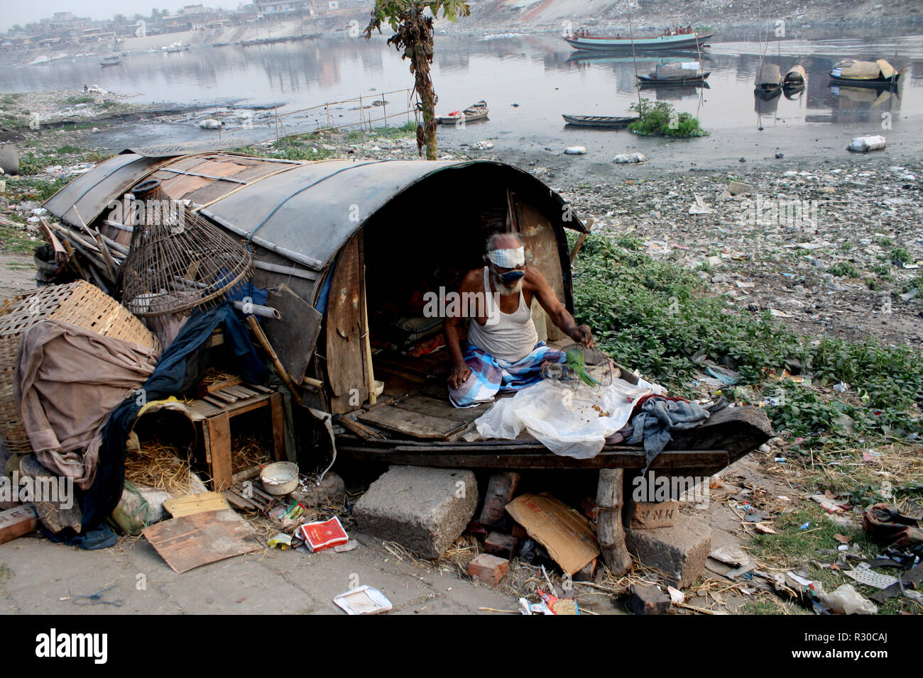 Bangladesh river gypsies hi-res stock photography and images - Alamy