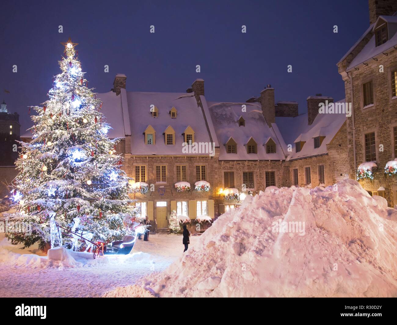 City snowstorm hi-res stock photography and images - Alamy