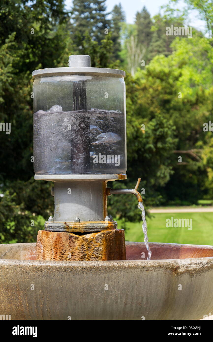 Healing mineral spring water hi-res stock photography and images - Alamy