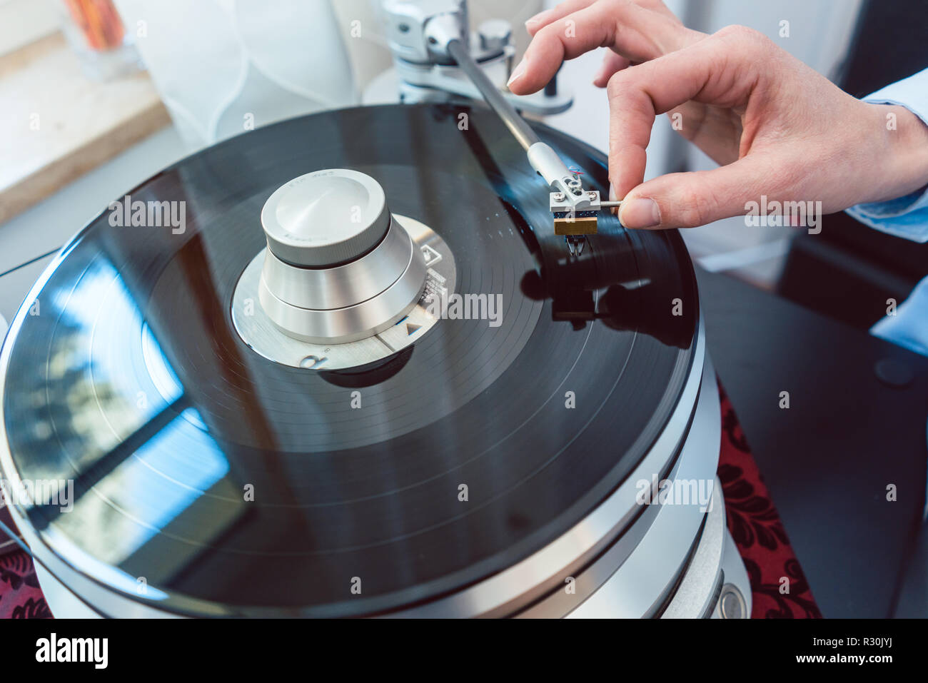 Record on turntable hi-res stock photography and images - Alamy