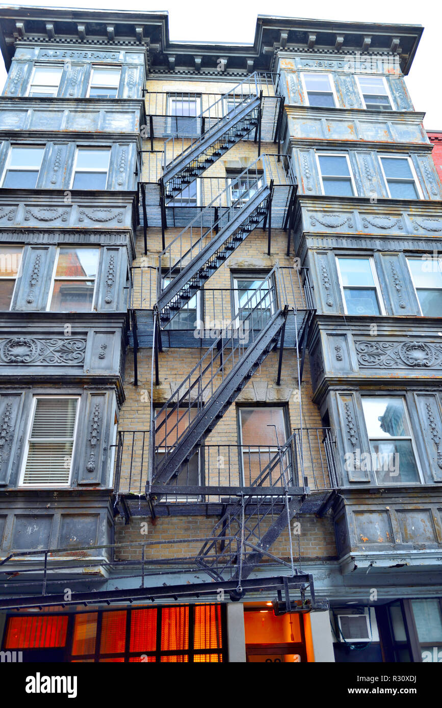Fire escape building architecture hi-res stock photography and images ...