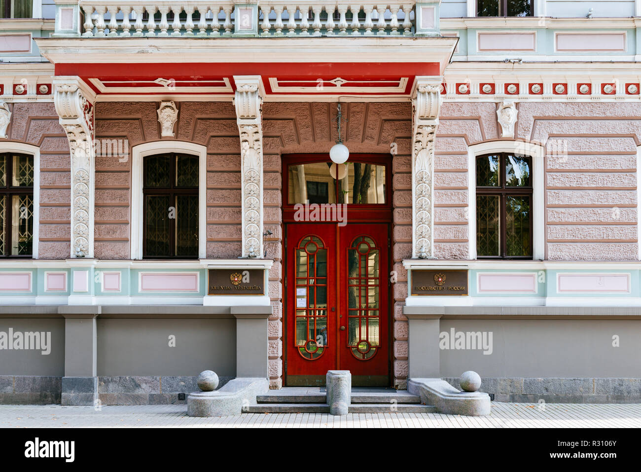 Embassy of the russian federation hi-res stock photography and images ...