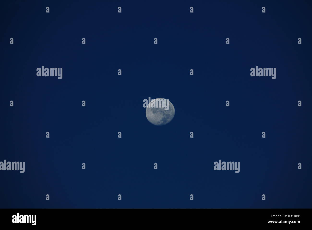 Slim moon hi-res stock photography and images - Alamy