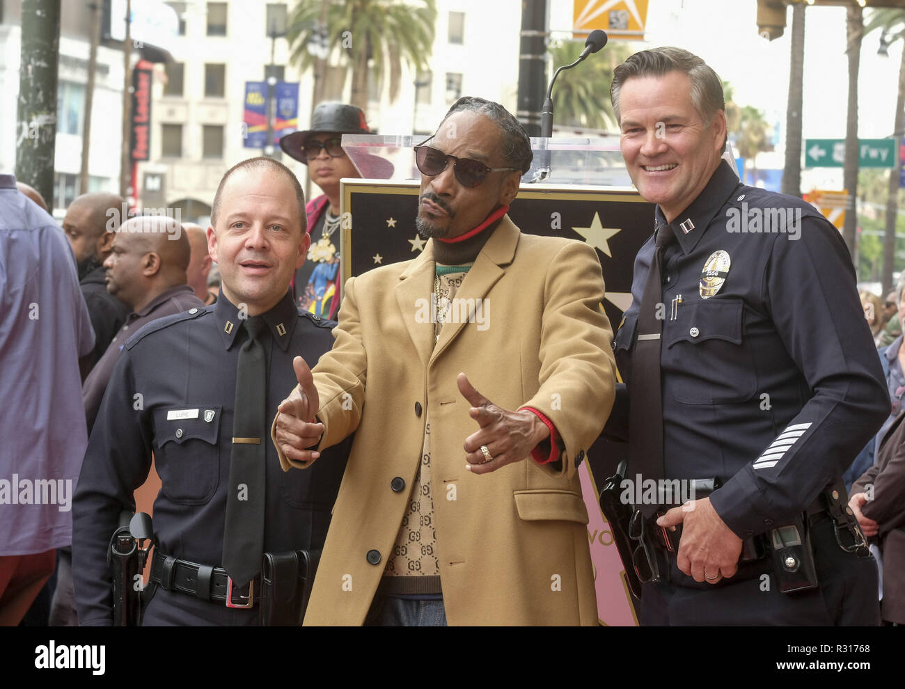 Los Angeles, California, USA. 19th Nov, 2018. Rapper Snoop Dogg attends ...
