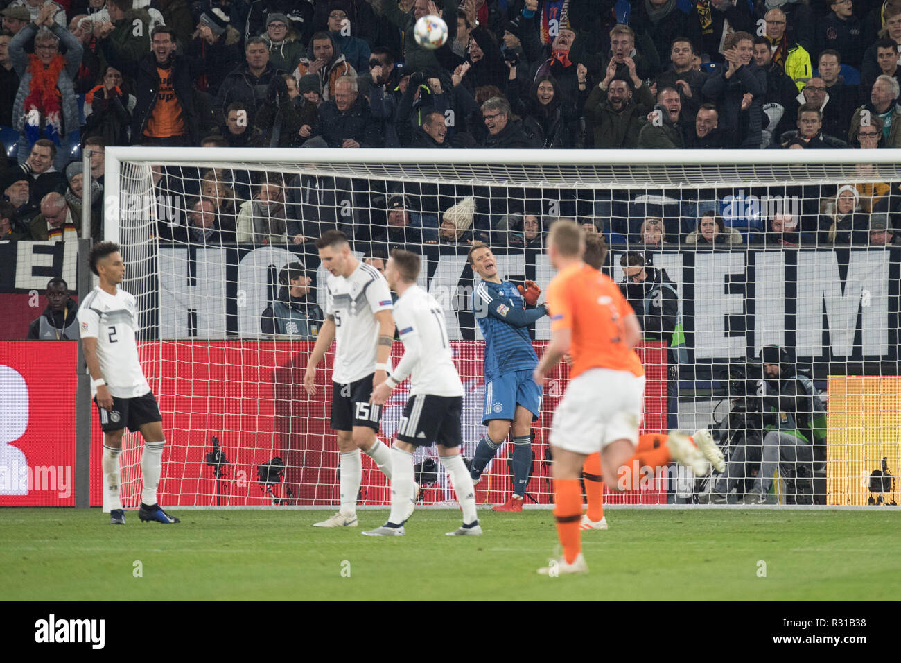 goalkeeper Manuel NEUER (mi., GER) is angry after the goal to 2: 2 ...