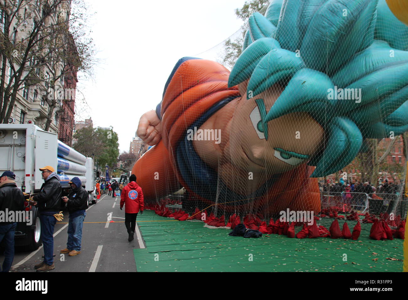 Huge parade balloon hi-res stock photography and images - Alamy