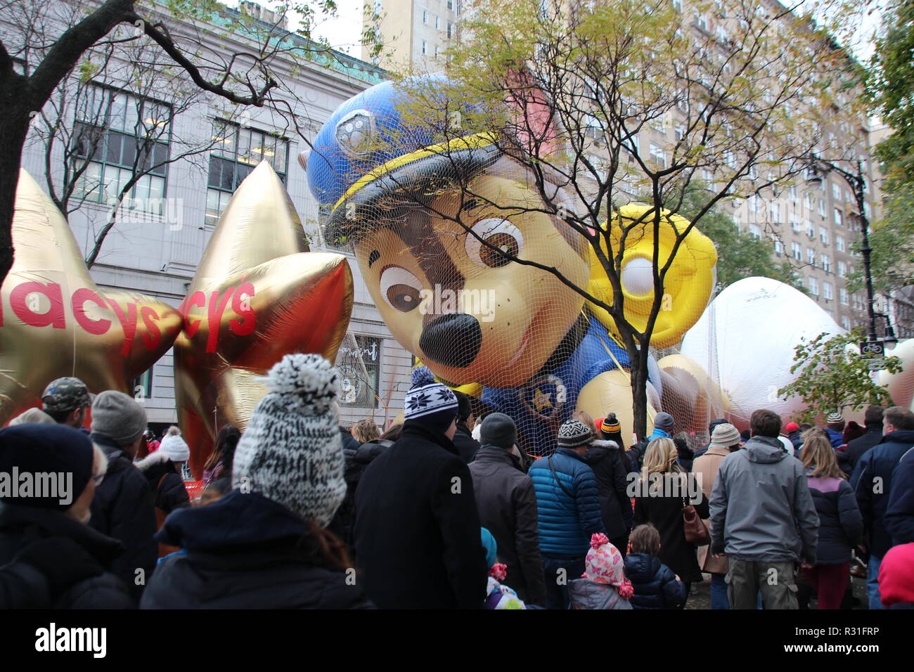 Huge parade balloon hi-res stock photography and images - Alamy