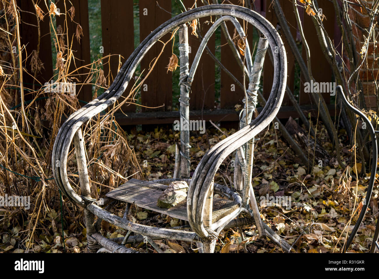 Fall scene vibrant colours hi-res stock photography and images - Alamy