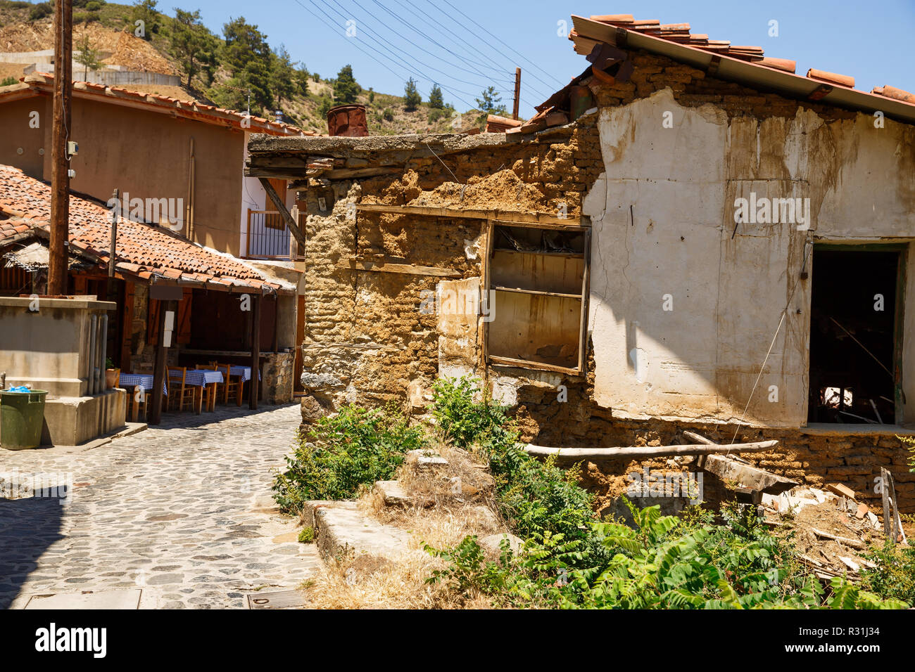 Old houses in Kakopetria village, Cyprus Stock Photo - Alamy