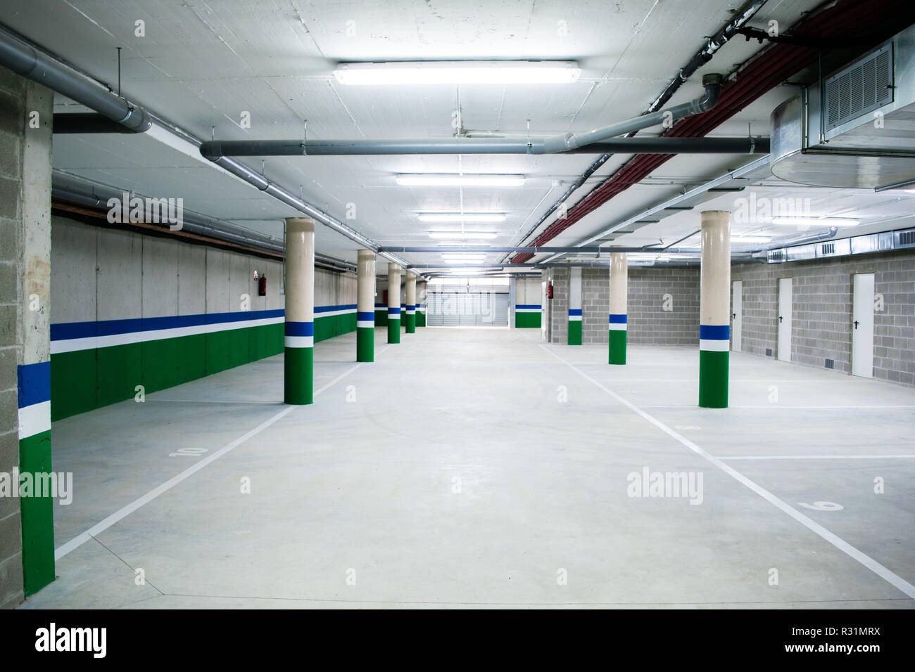 Empty underground parking hi-res stock photography and images - Alamy