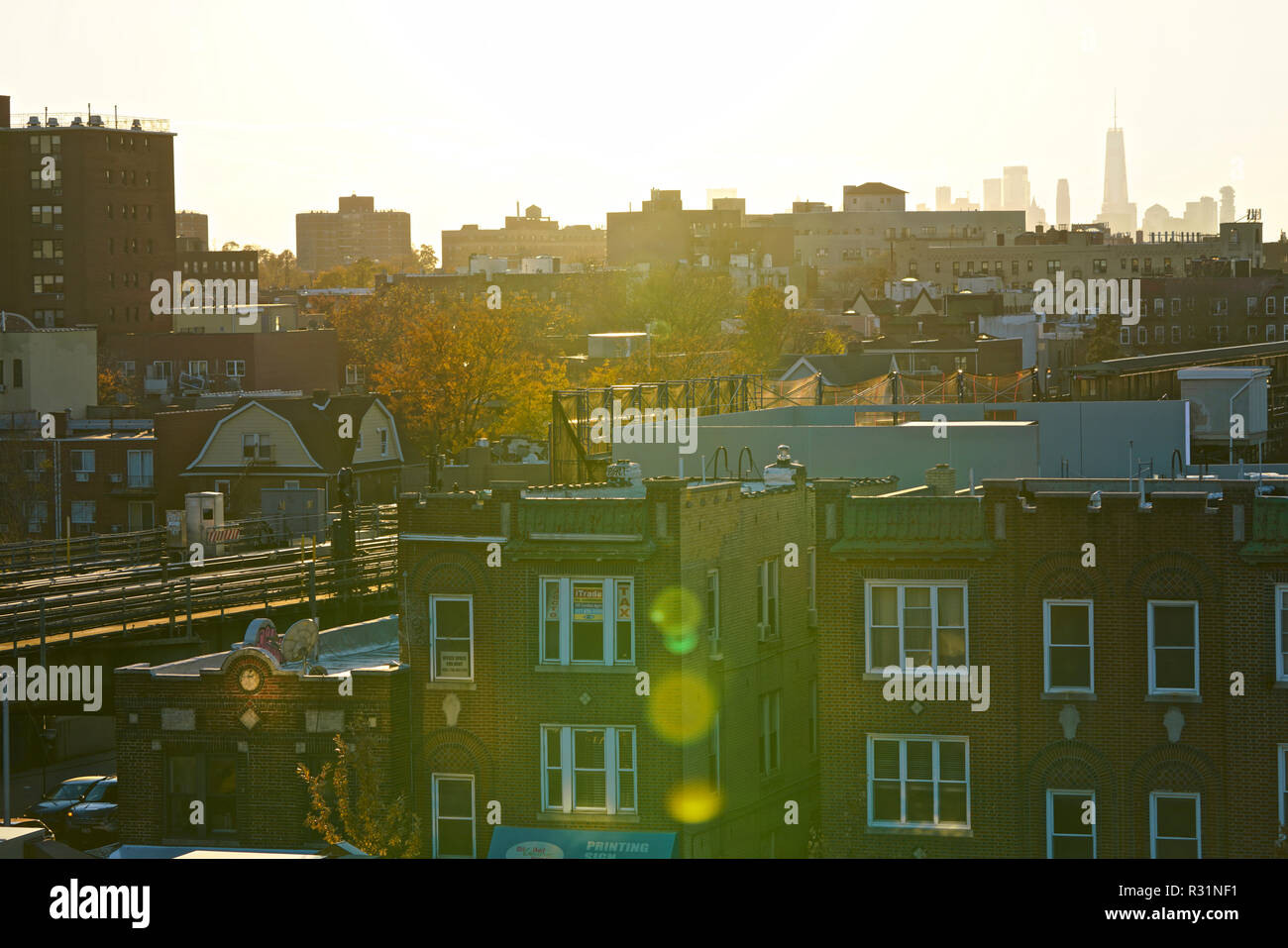The 7 train connects Queens with Manhattan Stock Photo - Alamy