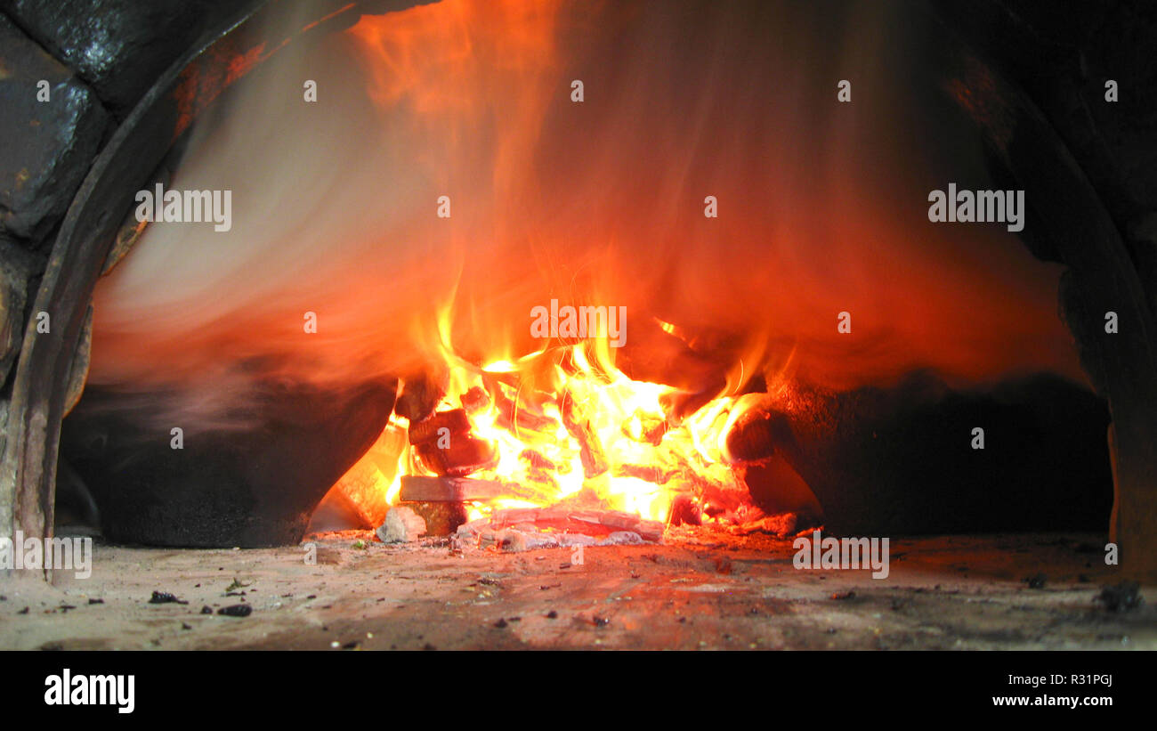 Coal effect electric fire hi-res stock photography and images - Alamy