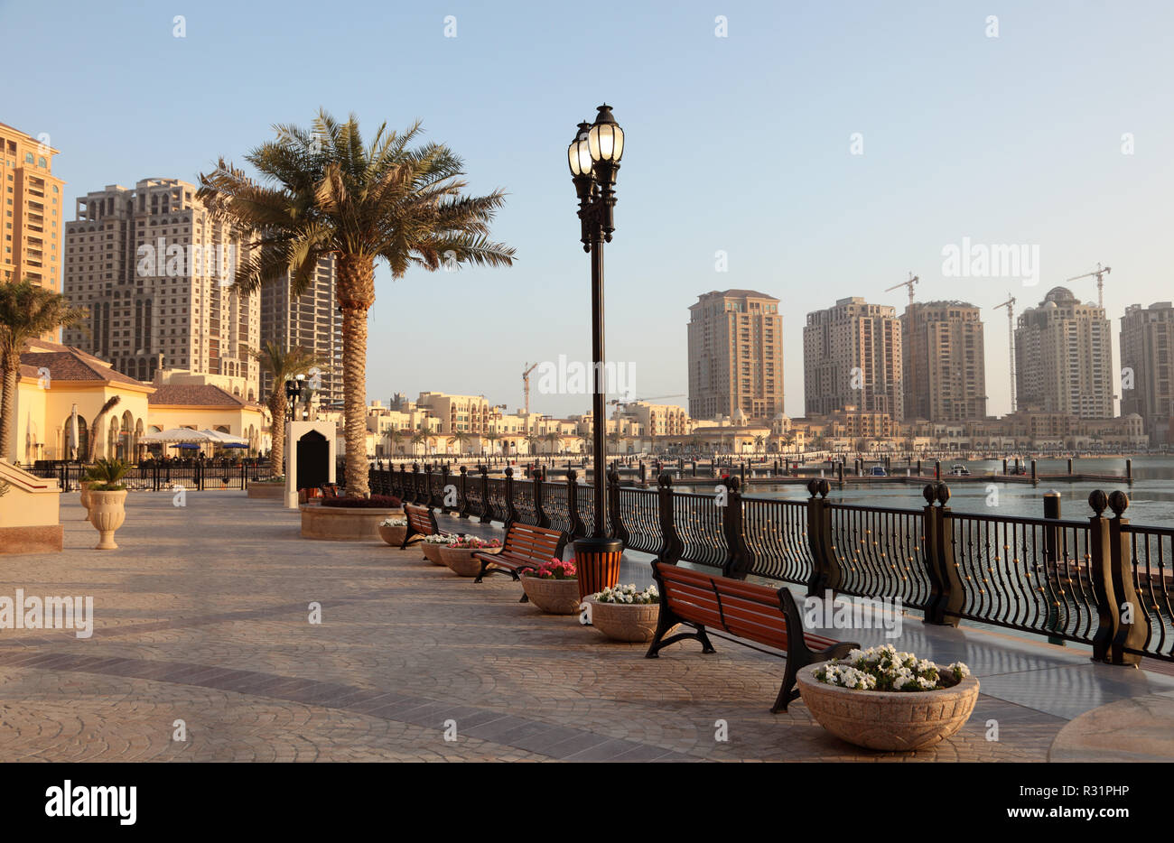 Orient pearl doha hi-res stock photography and images - Alamy