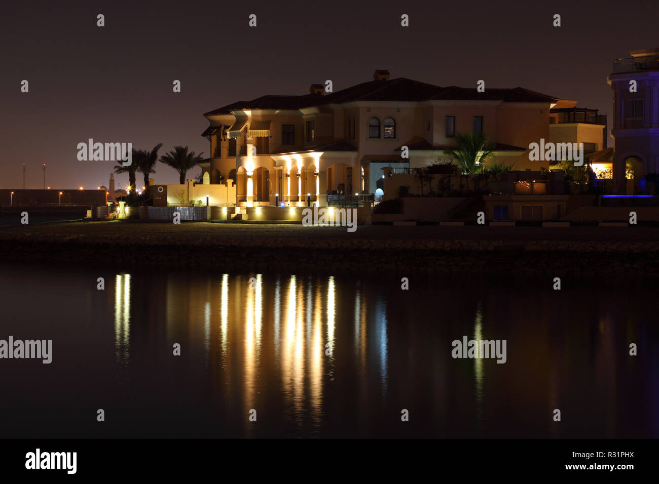 Middle east villa home hi-res stock photography and images - Alamy