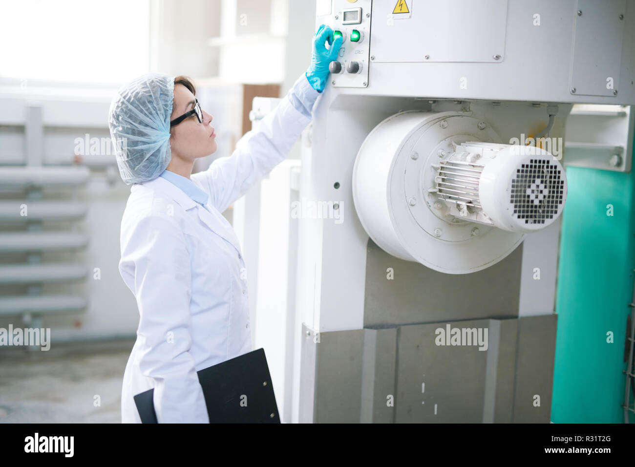 Setting up process hi-res stock photography and images - Alamy